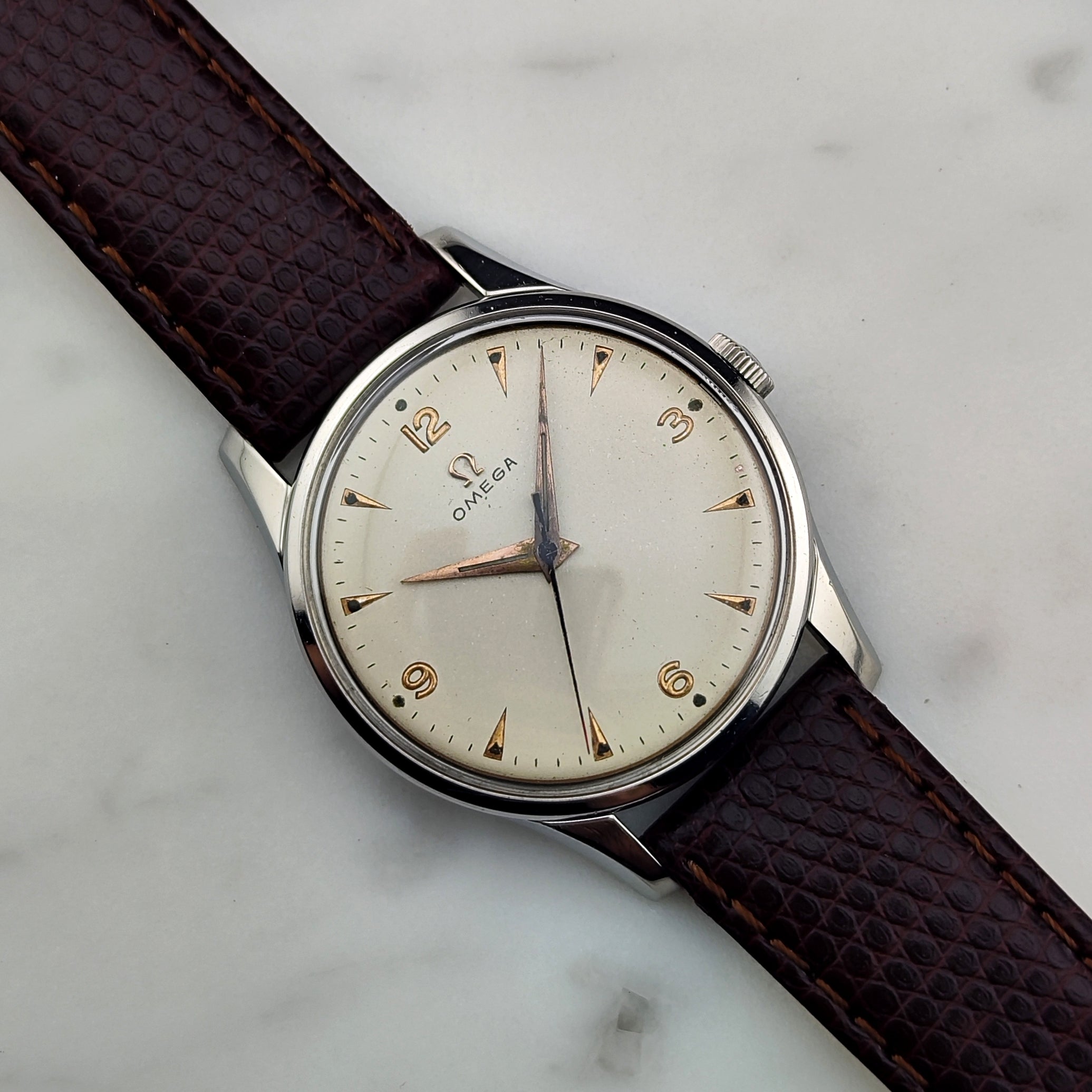 Omega Genève White Numbers Dial 1954 Ref. 2810-3 Vintage – Aigner & Fuchs